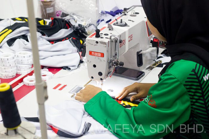 Jenis – Jenis Fabrik Yang Sesuai Untuk Baju Korporat - Kilang Baju